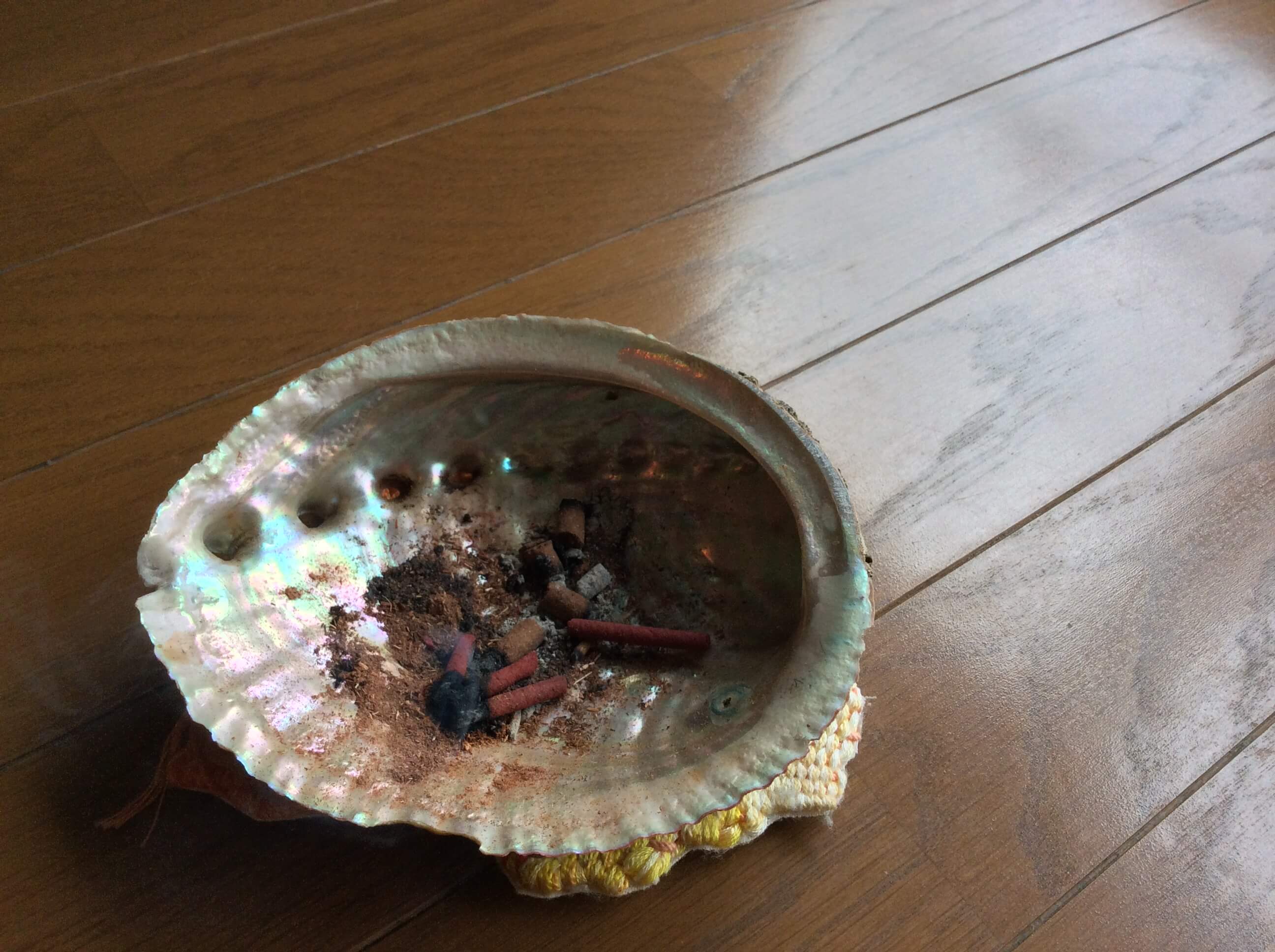 線香生活 | Rananda 女性専用アロママッサージ - Rananda 女性専用アロママッサージ